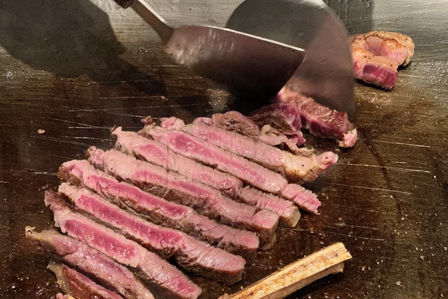 Boost Kitchen Efficiency with a Commercial Clamshell Griddle